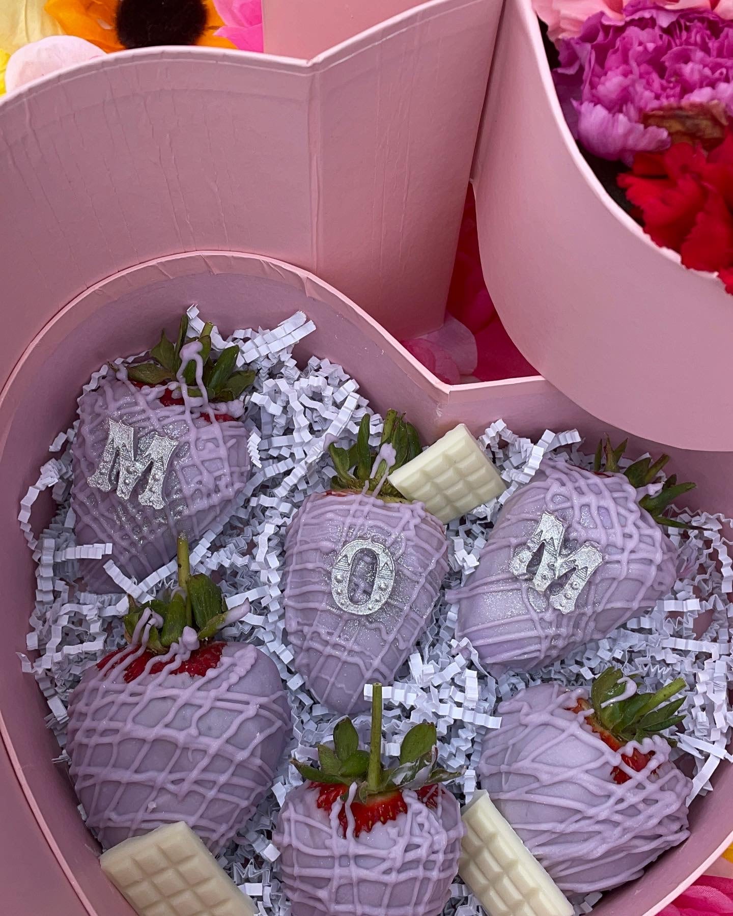 Two tier open heart box | All About Cheesecake Inc